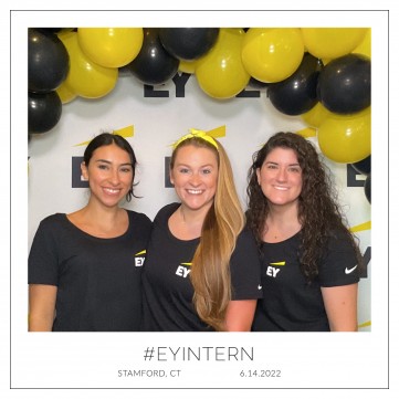 EY Intern | Photo Booth Picture Company